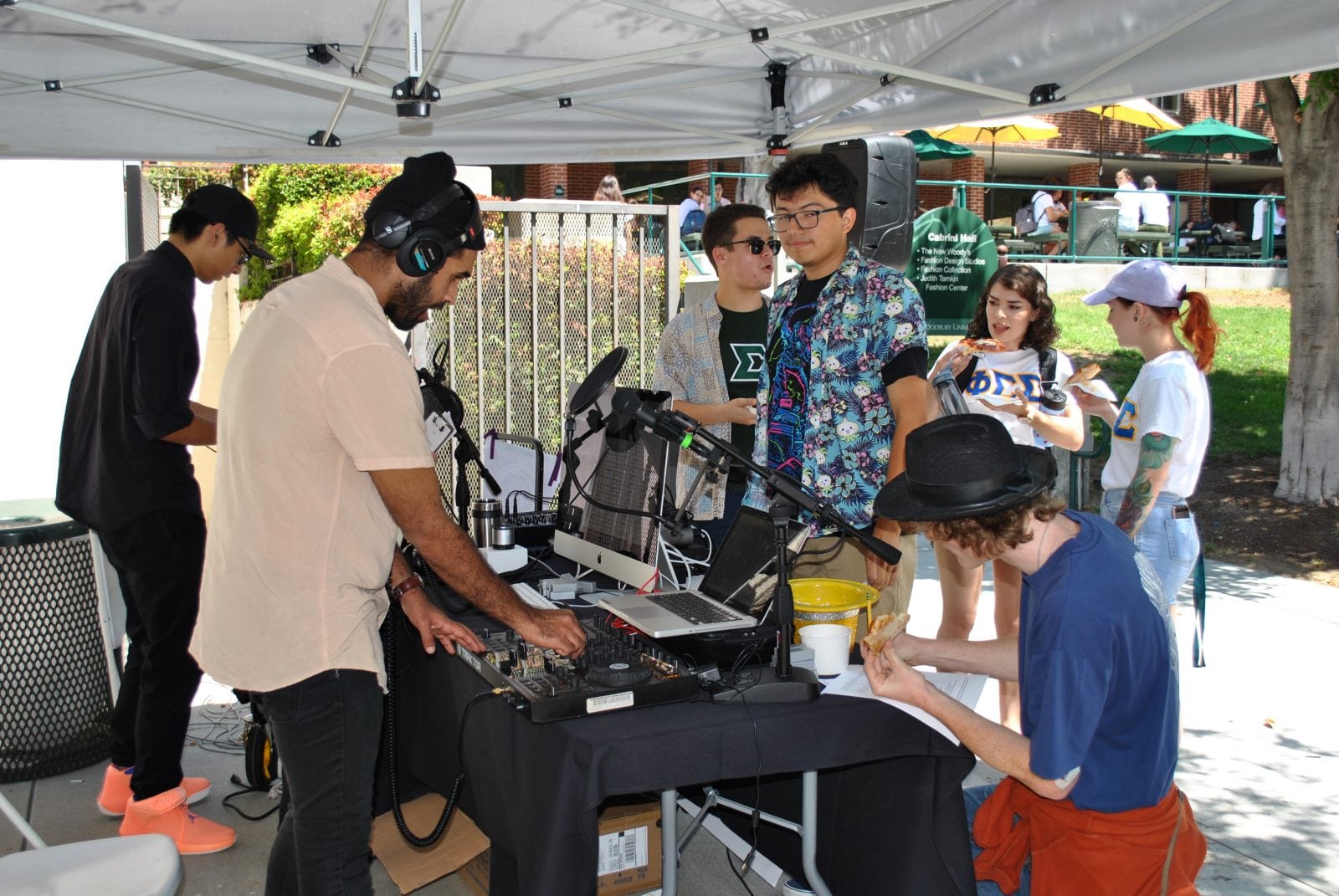 School of Media, Culture & Design - Woodbury University